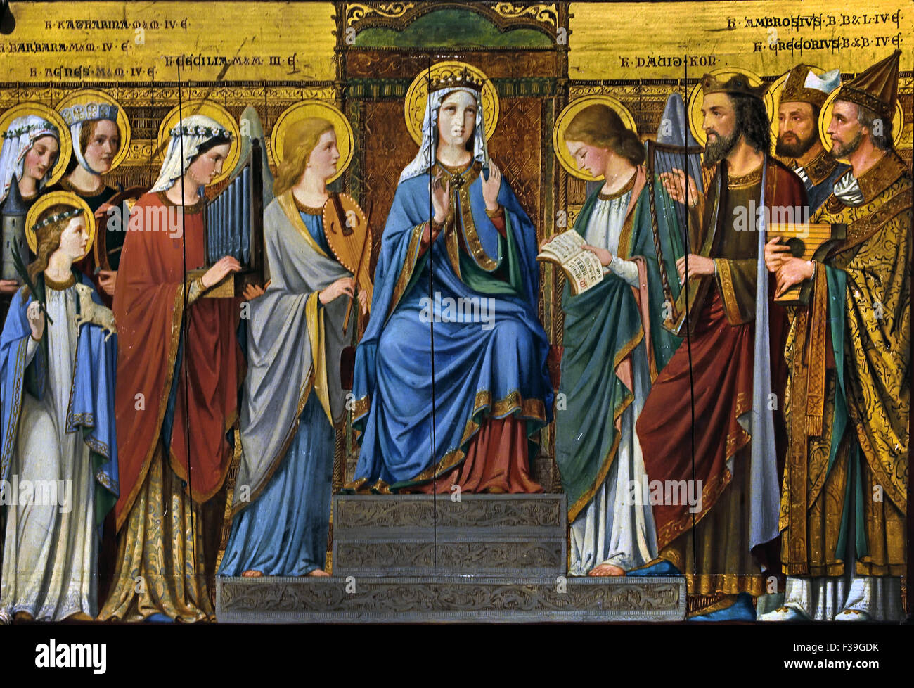 Piano en Muziekkast met een reliek van Sint Cecilia - Music cabinet and ...