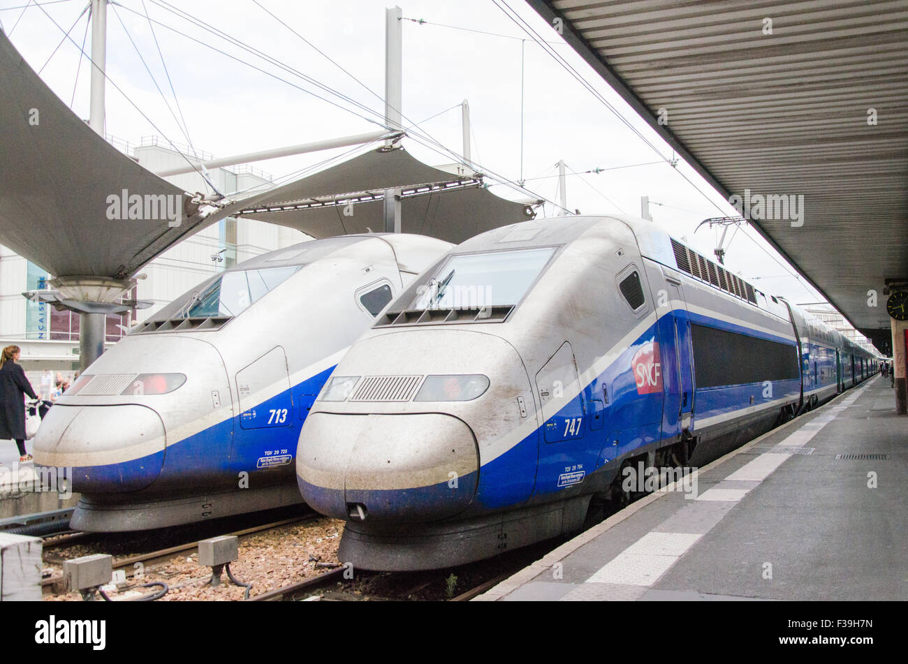 High speed trains hi-res stock photography and images - Alamy