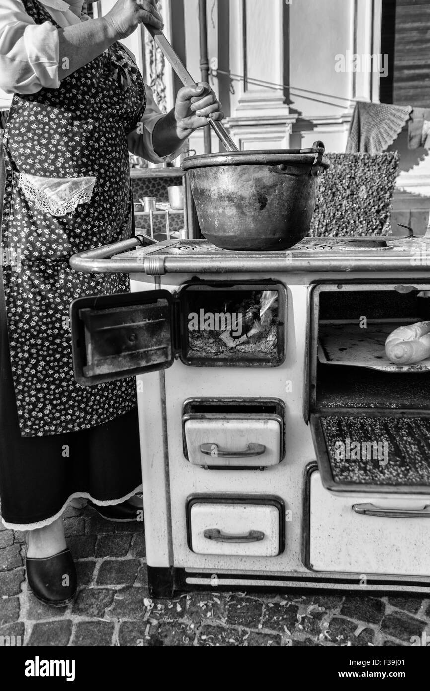 Wood cook stove hi-res stock photography and images - Alamy