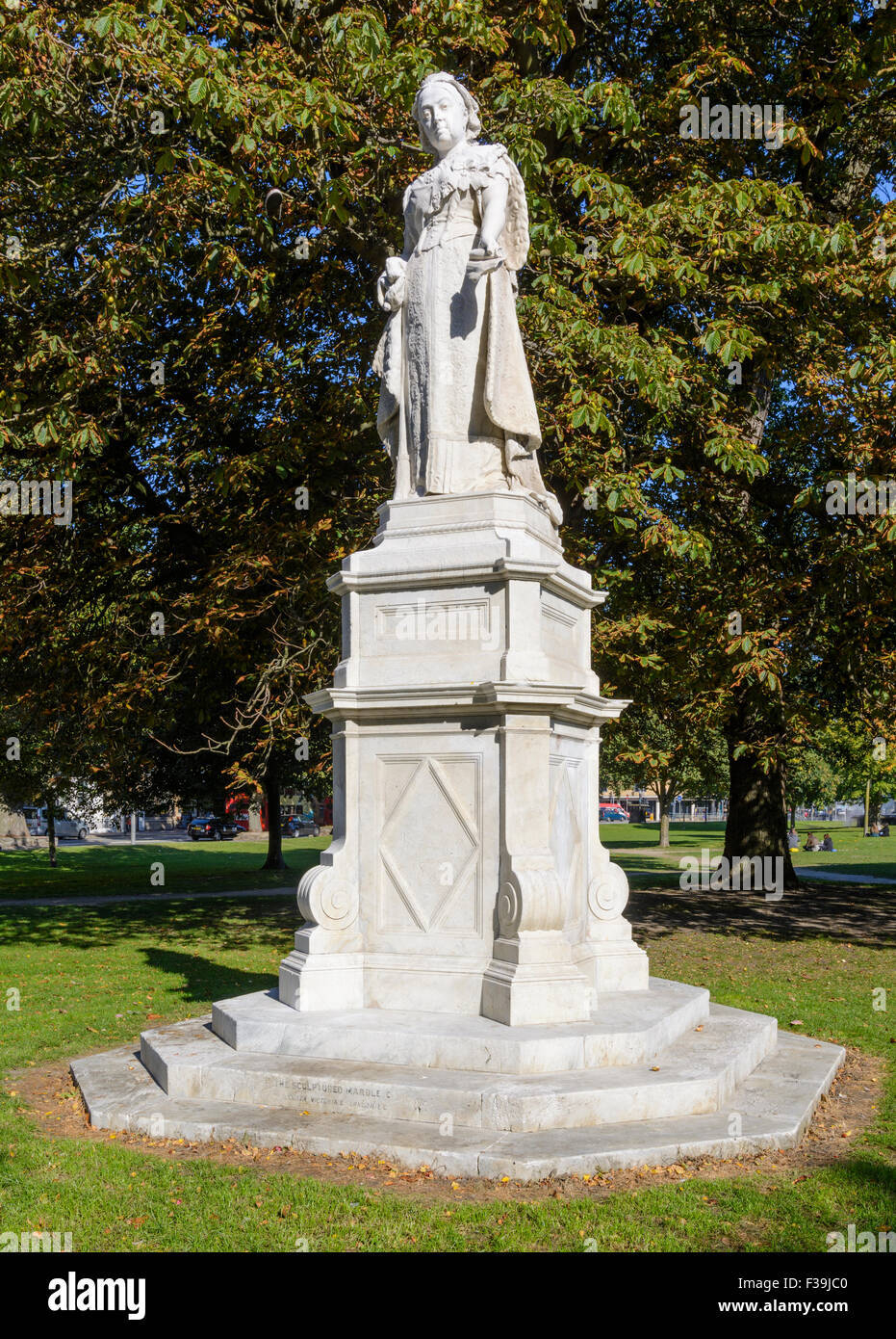 Statue of Queen Victoria in Victoria Gardens, Brighton, East Sussex ...