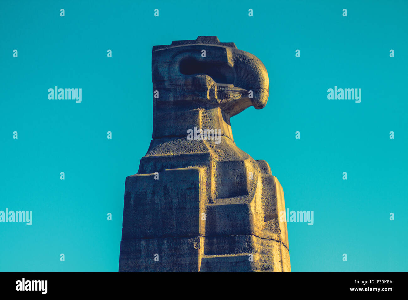 Condor sculpture hi-res stock photography and images - Alamy