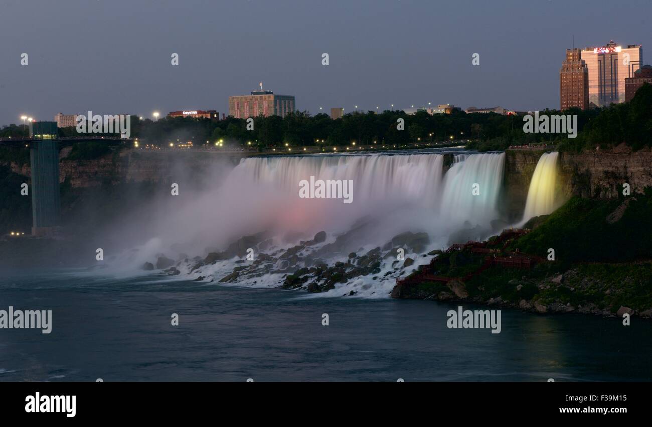 Niagara falls at night hi-res stock photography and images - Alamy
