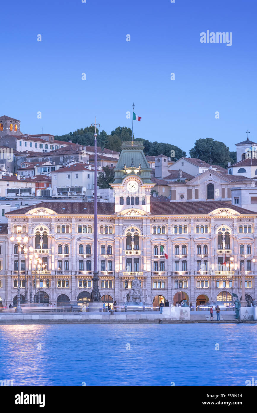 Trieste piazza, the Piazza dell'Unita d'Italia and town hall on the ...