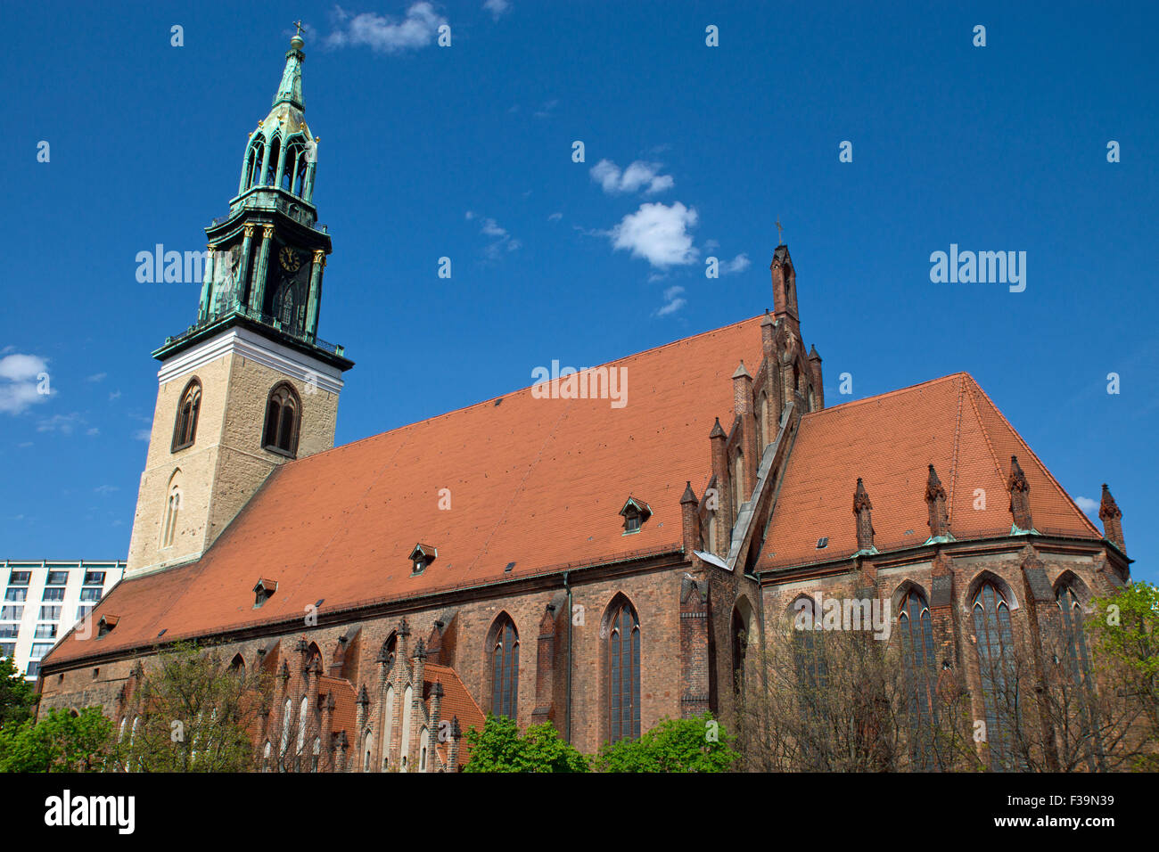 The church of st marienkirche in alexanderplatz hi-res stock ...