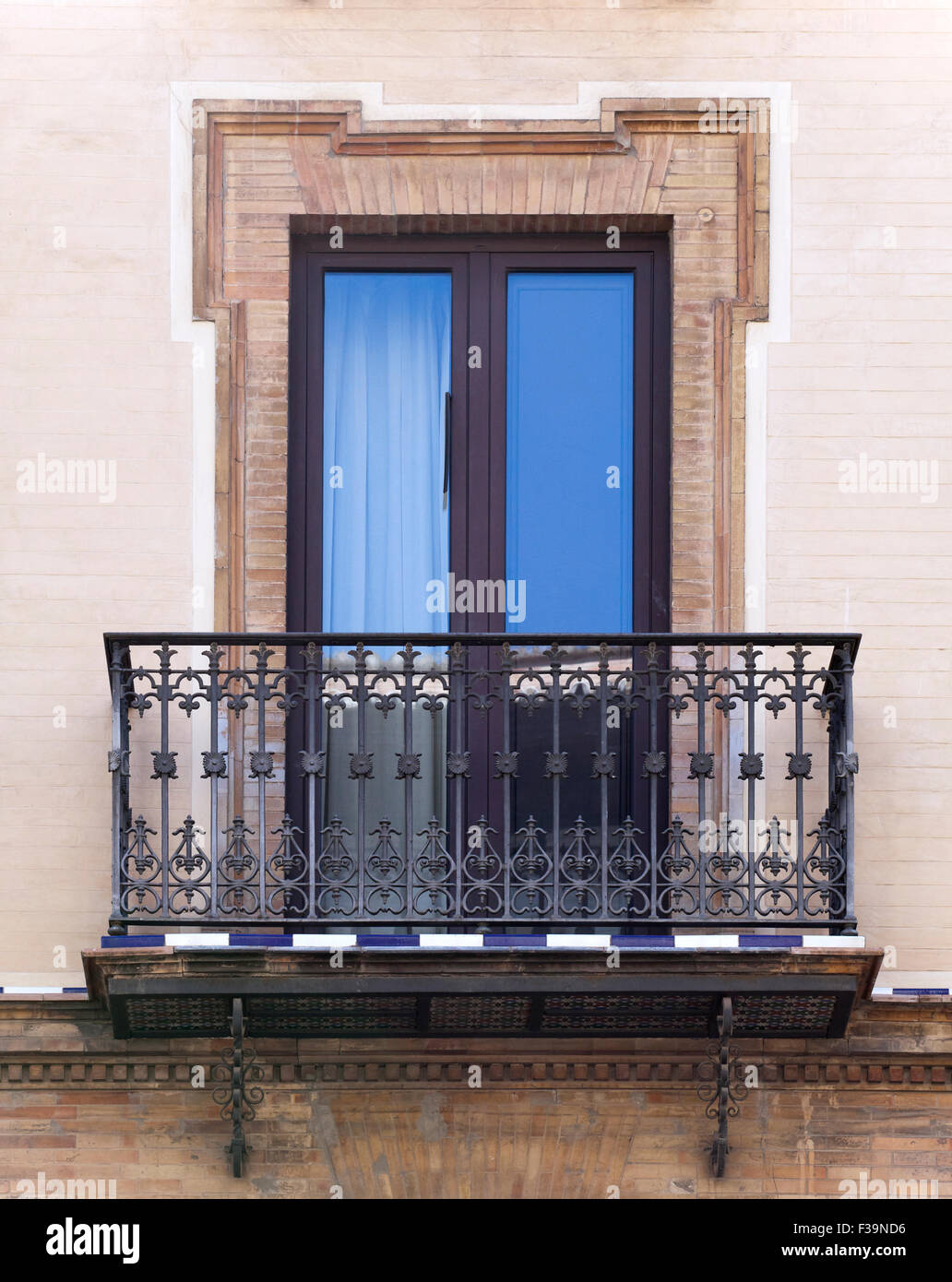 Spanish window wrought iron balcony hi-res stock photography and images ...