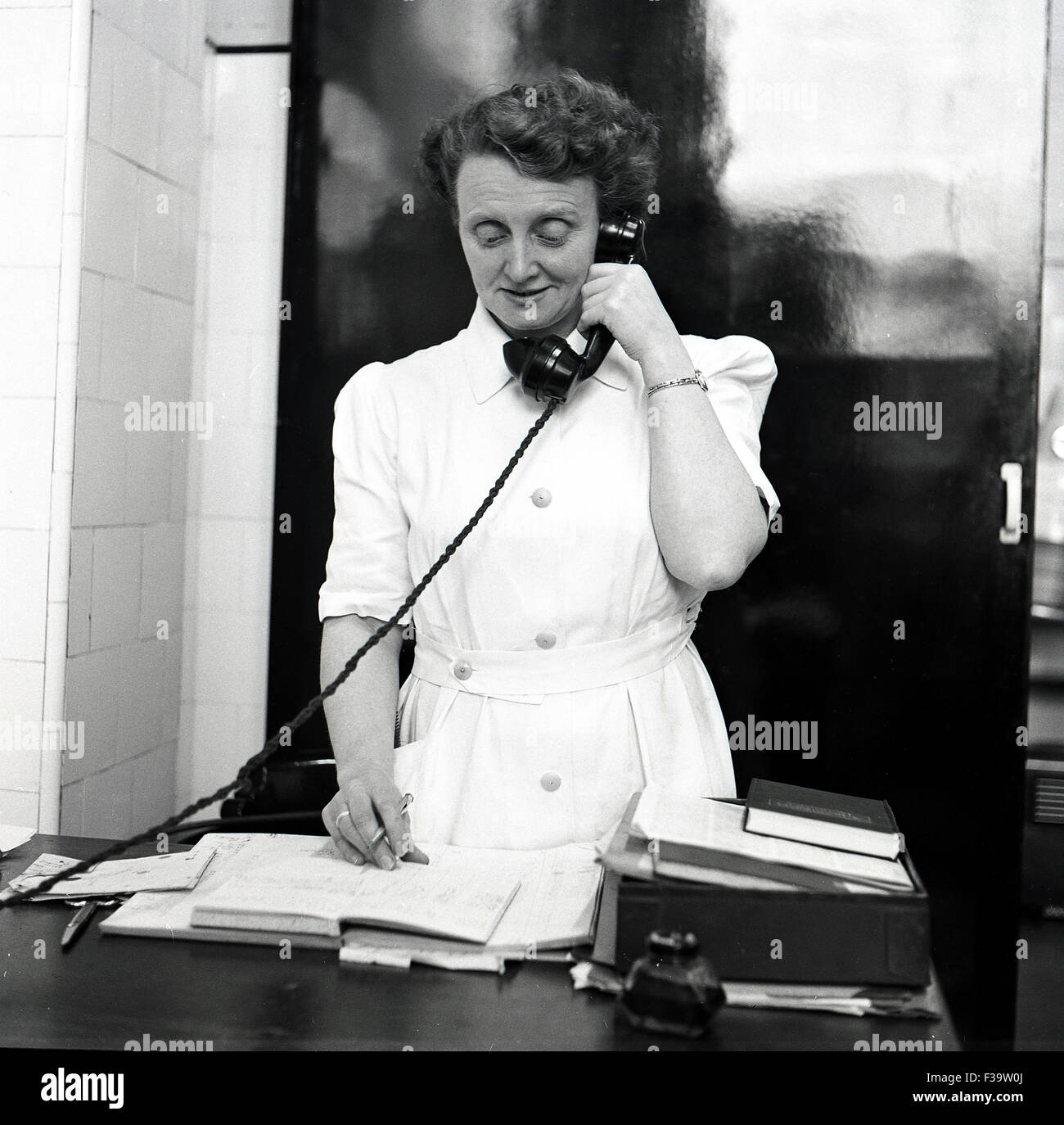1950s secretary britain hi-res stock photography and images - Alamy