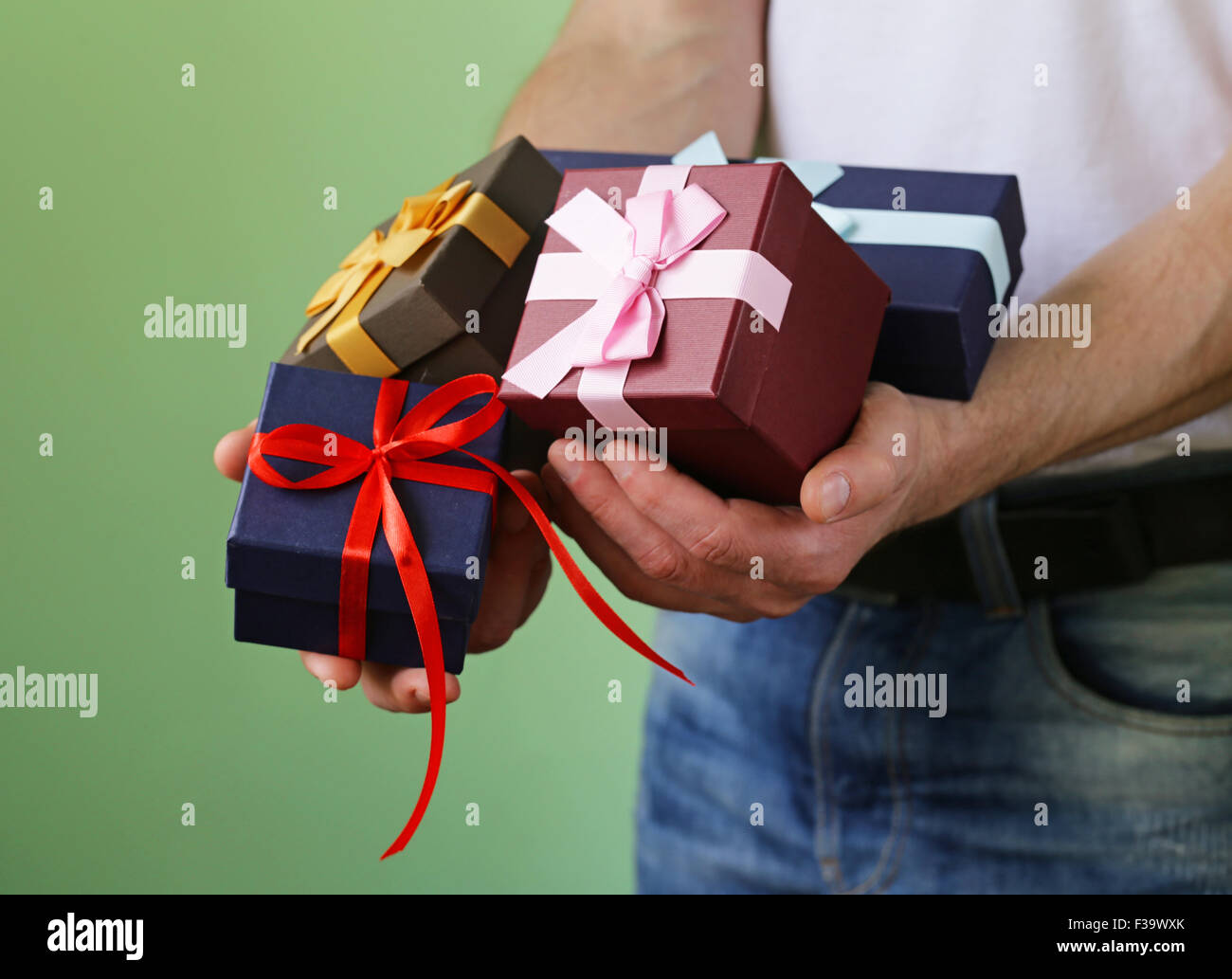 Hands gift boxes hi-res stock photography and images - Alamy