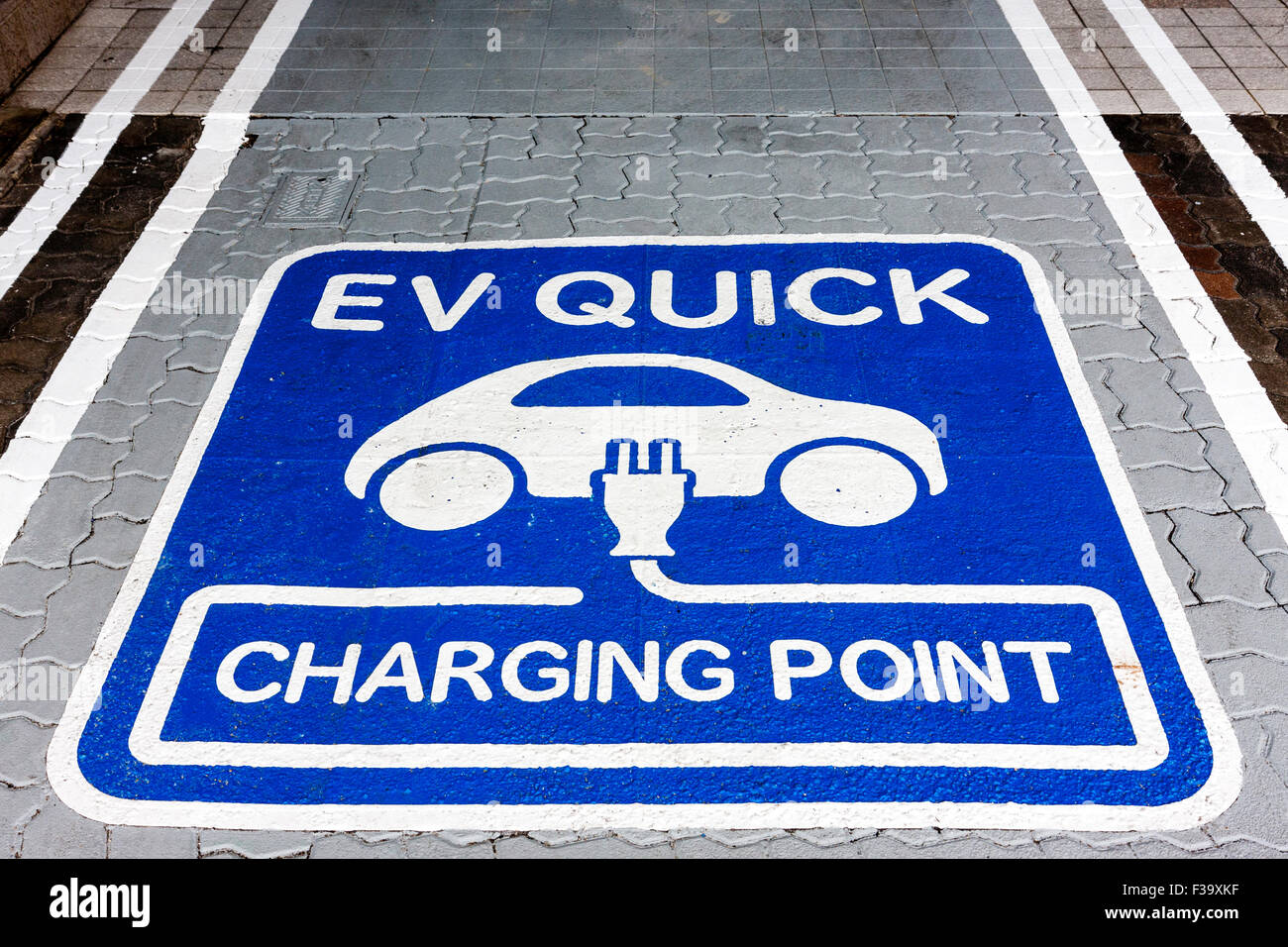 Ev quick hi-res stock photography and images - Alamy