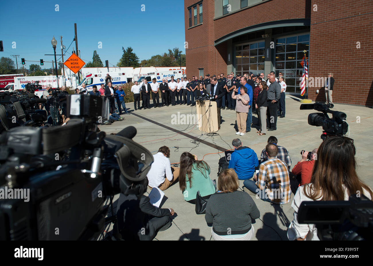 Oregon gov. kate brown hi-res stock photography and images - Alamy