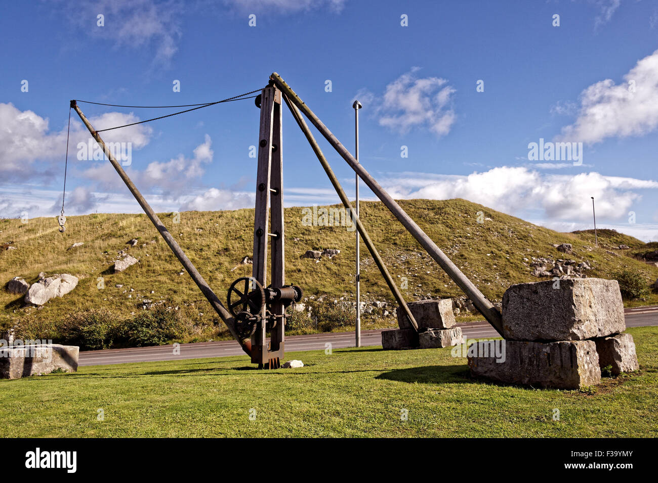 Lifting heavy stone hi-res stock photography and images - Alamy