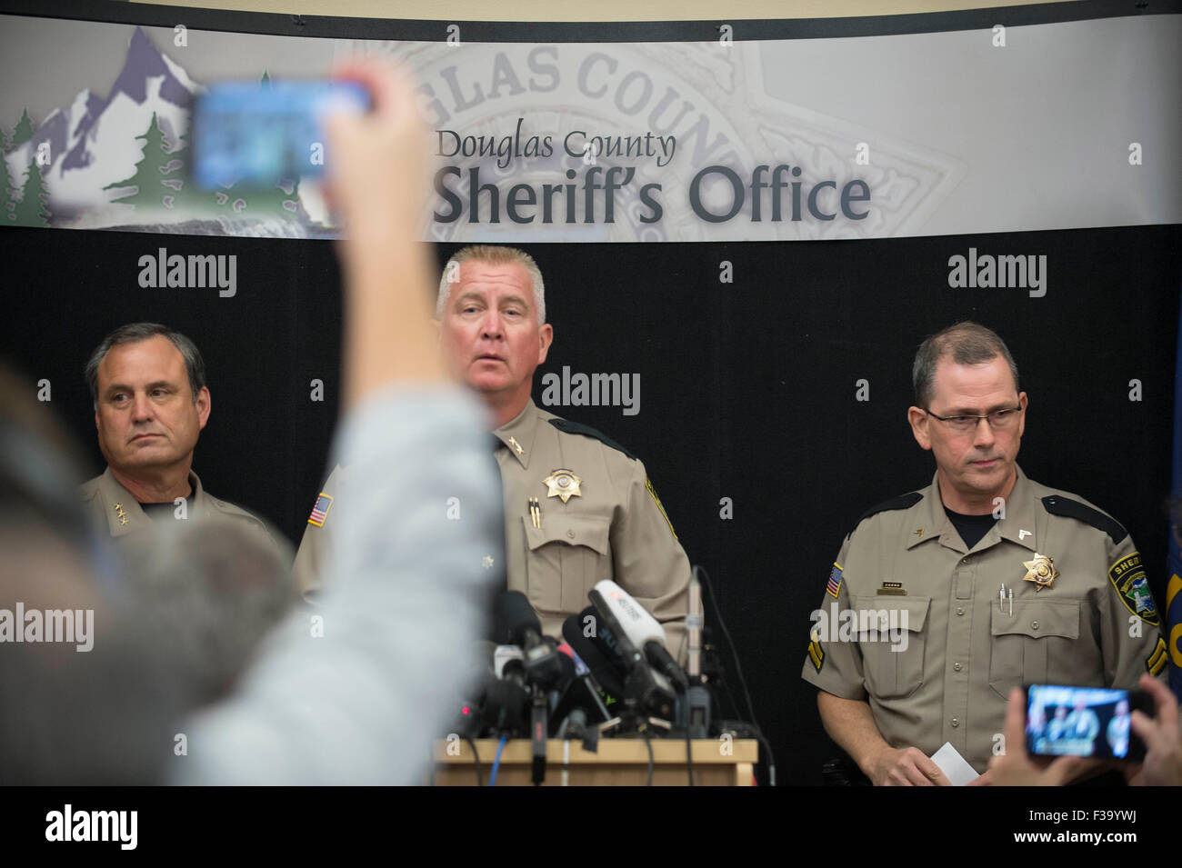 Roseburg, Oregon, USA. 2nd Oct, 2015. Douglas County Sheriff JOHN ...