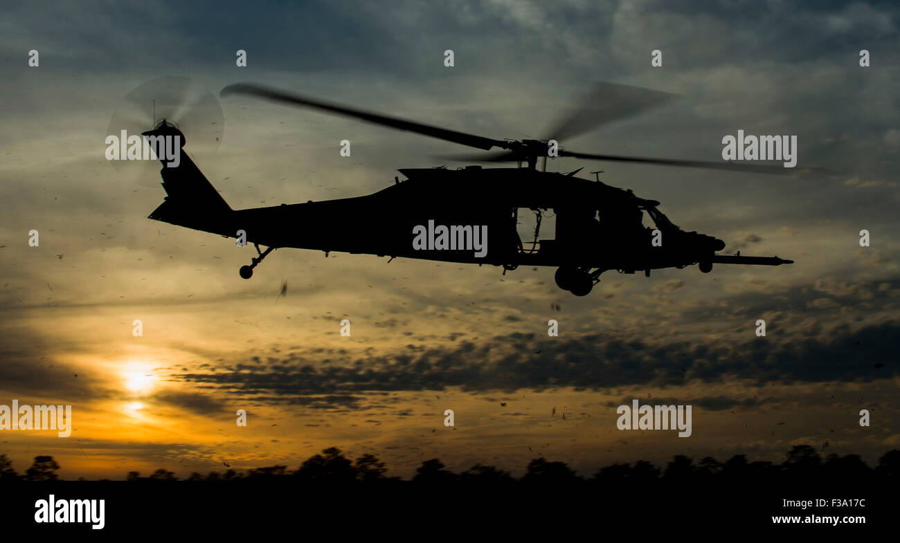 Black hawk helicopter silhouette hi-res stock photography and images ...