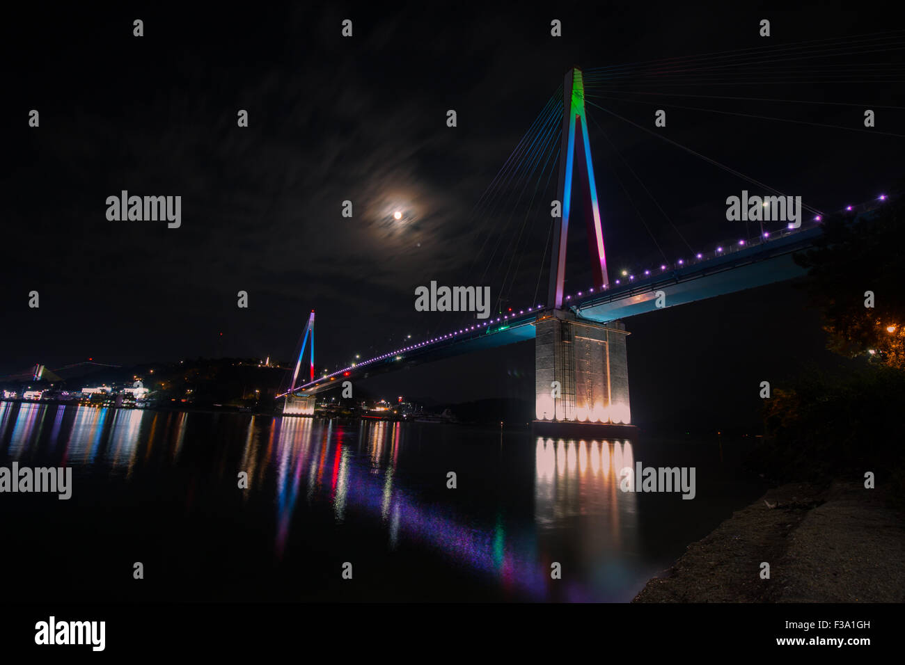 The moon bridge hi-res stock photography and images - Alamy