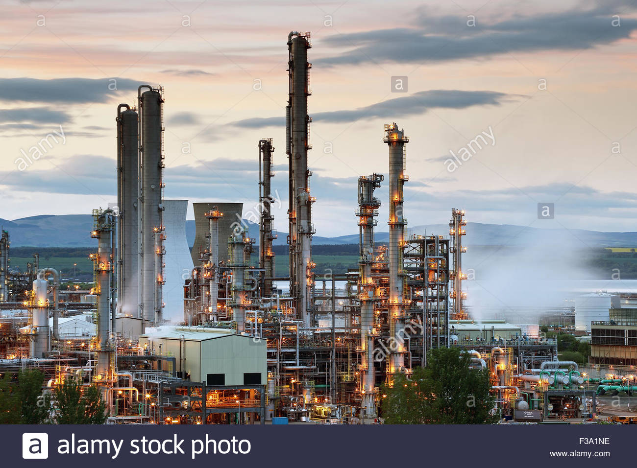 Oil Production At Grangemouth Oil Refinery High Resolution Stock ...