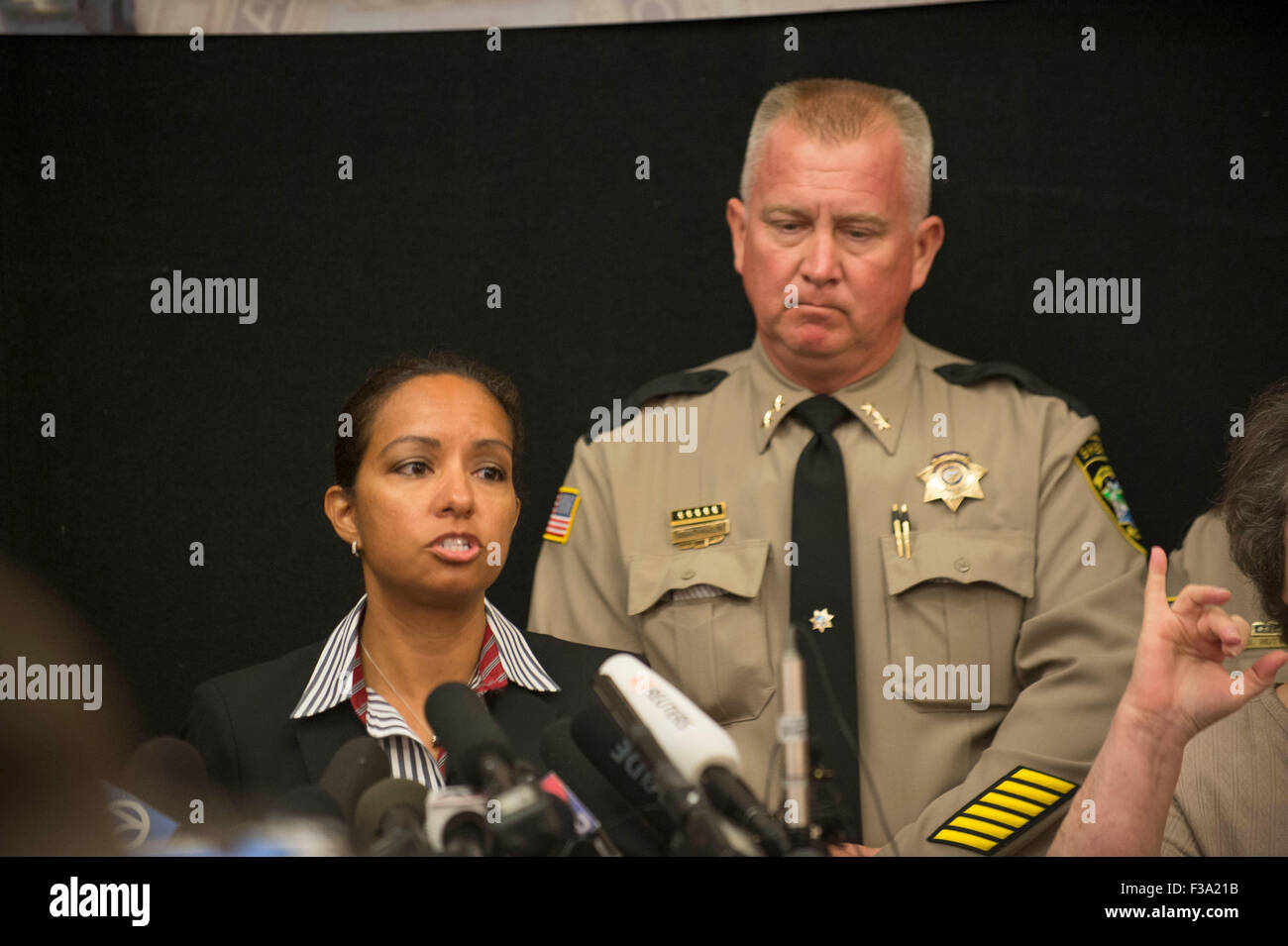 Roseburg, Oregon, USA. 2nd Oct, 2015. ATF Special Agent CELINEZ MUNOZ ...