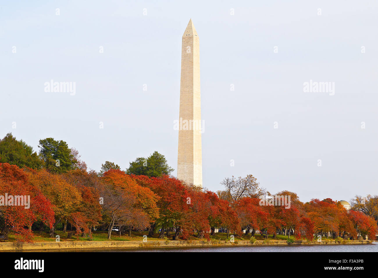 Washington Monument in autumn Stock Photo - Alamy