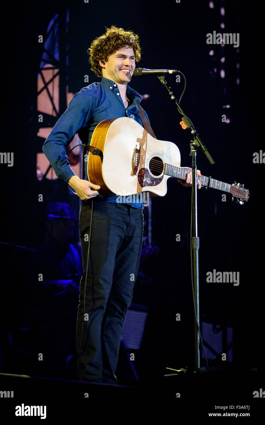 Toronto, Ontario, Canada. 2nd Oct, 2015. Australian singer-songwriter ...