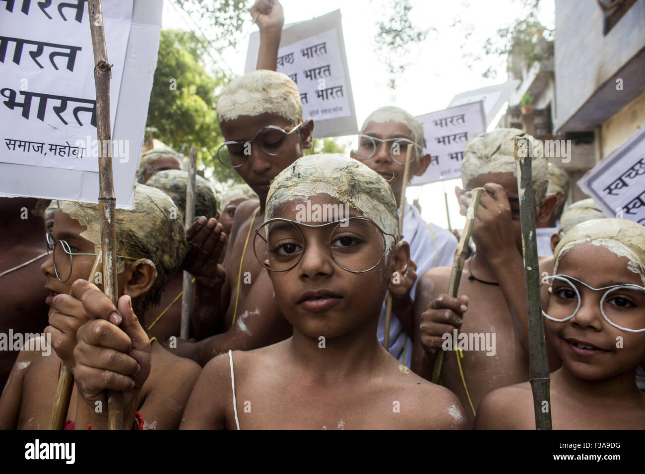 Mahoba, India. 02nd Oct, 2015. During the birthday of Mahatma Gandhi ...