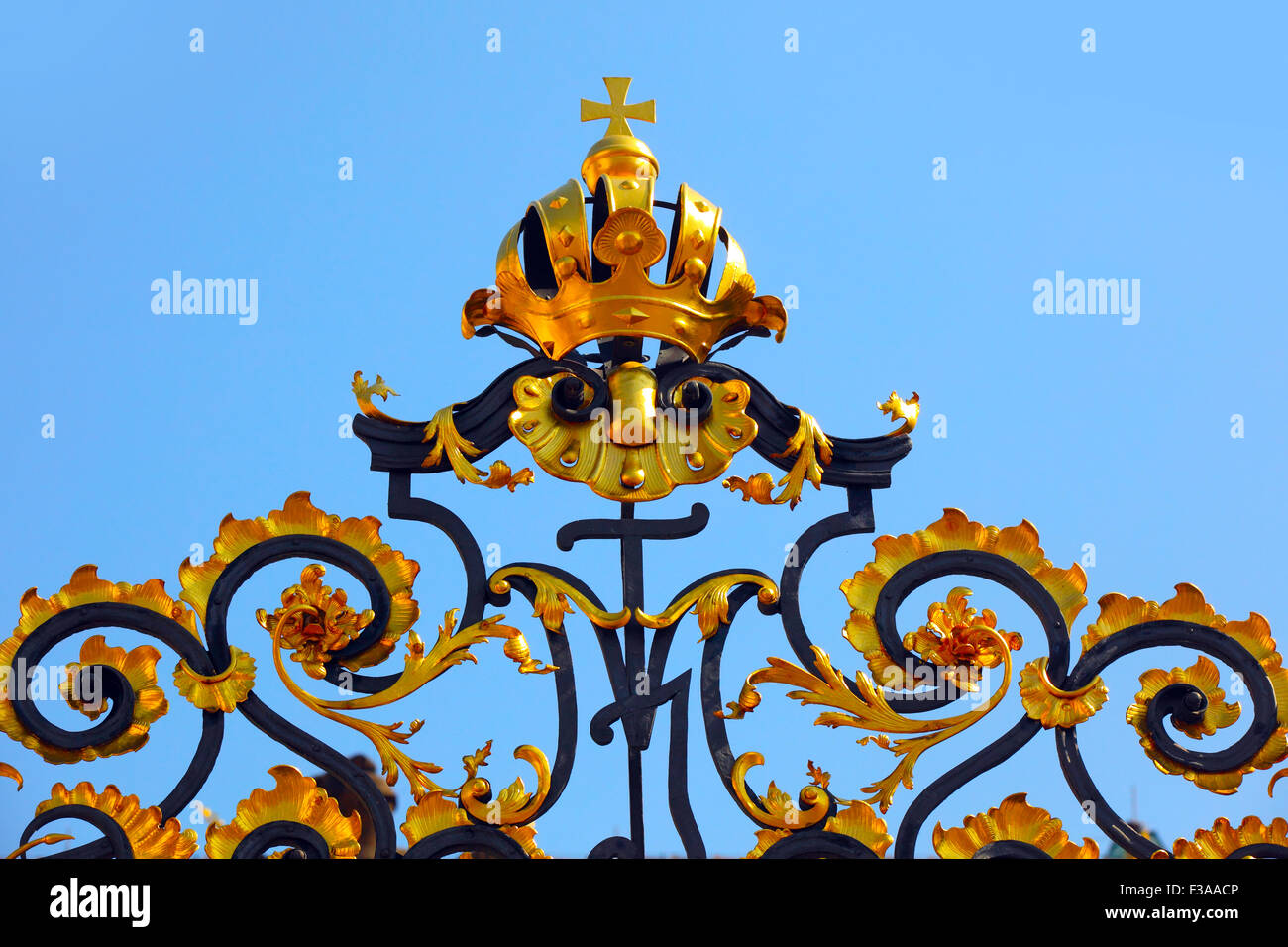 entrance to Prague Castle Stock Photo - Alamy