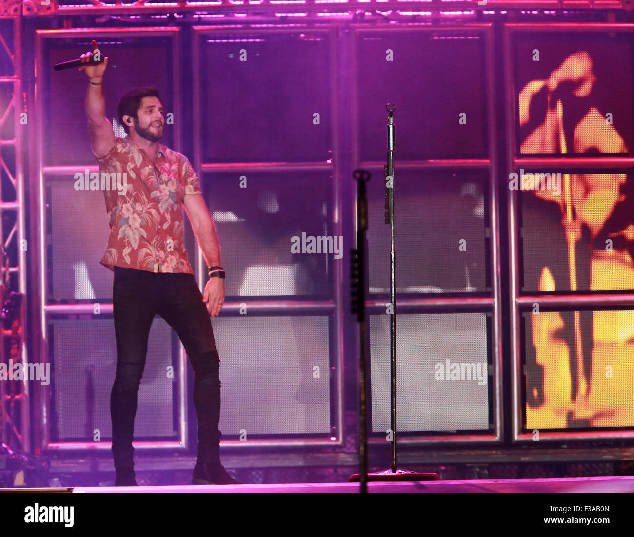 Las Vegas, Nevada, USA. 2nd Oct, 2015. Bro-country music artist Thomas ...