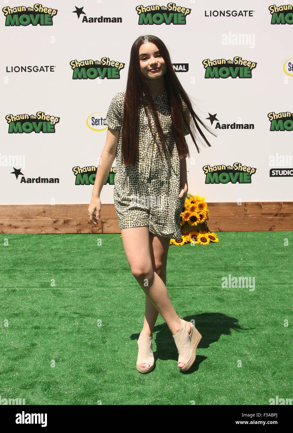 Shaun the sheep hi-res stock photography and images - Alamy