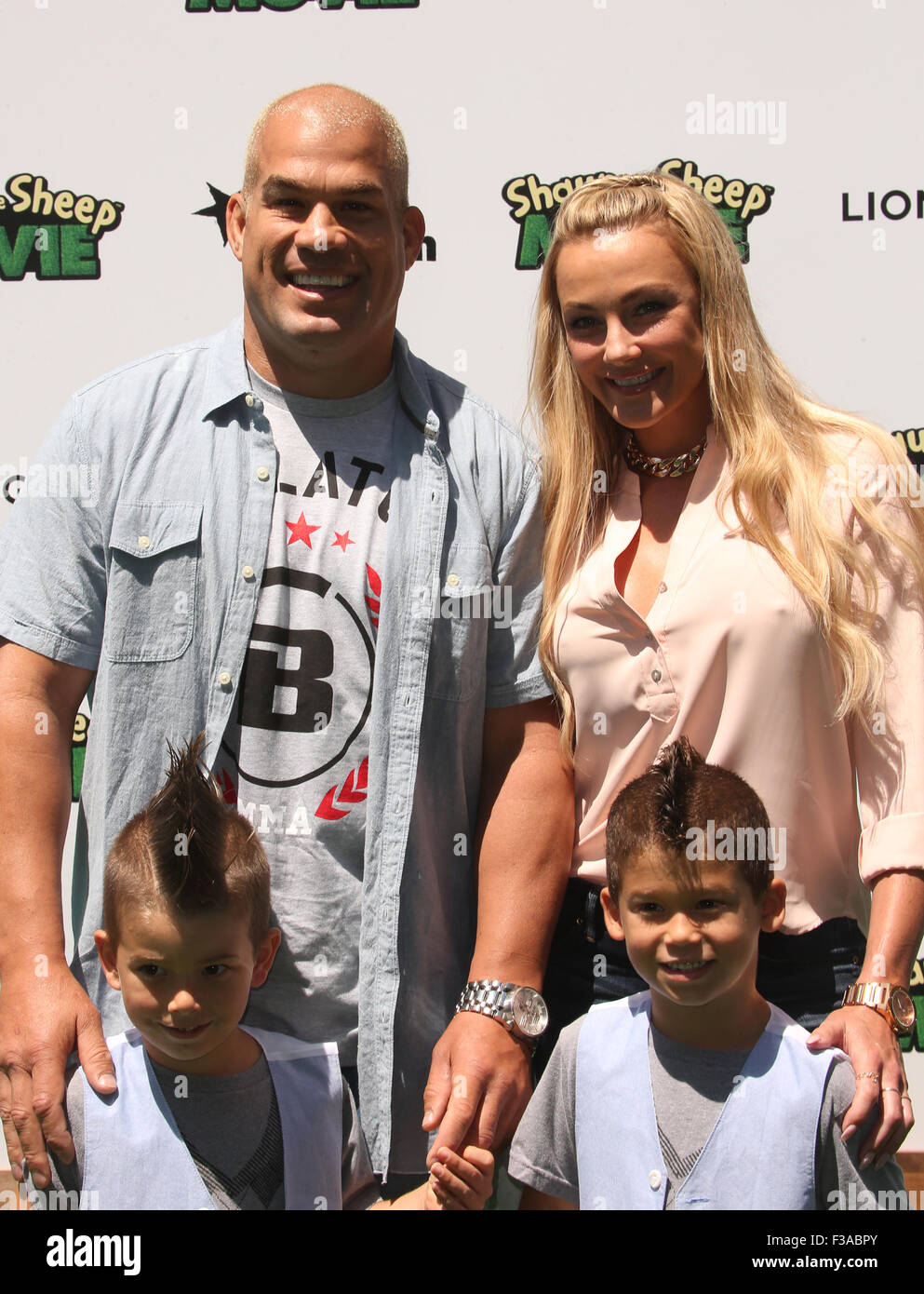 Journey jette ortiz and jesse jameson ortiz hi-res stock photography and images - Alamy