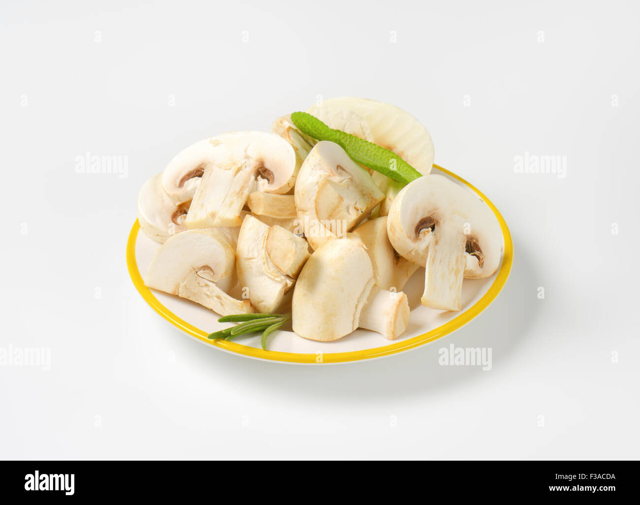 Sliced button mushrooms hi-res stock photography and images - Alamy