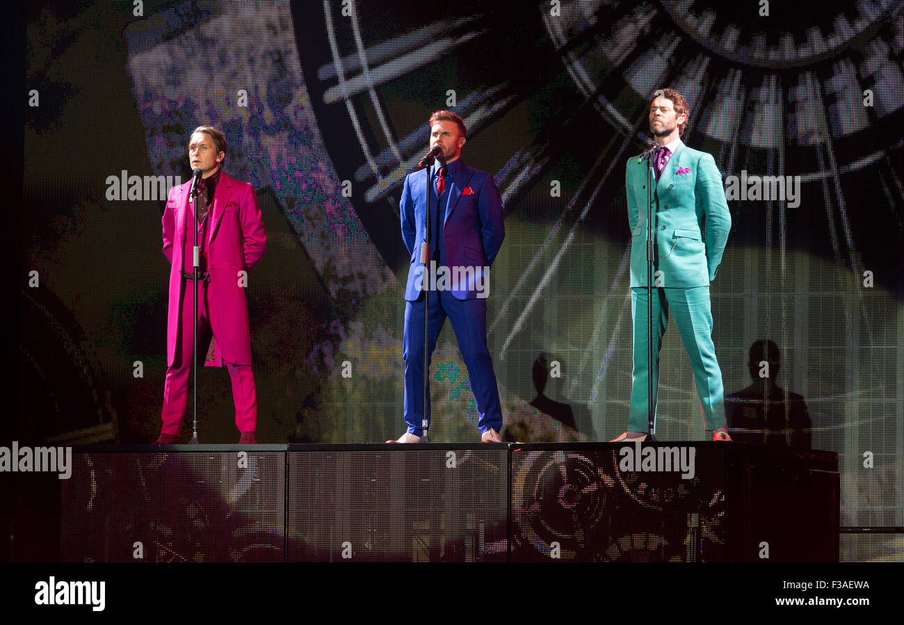 Gary barlow of take that on stage hi-res stock photography and images ...