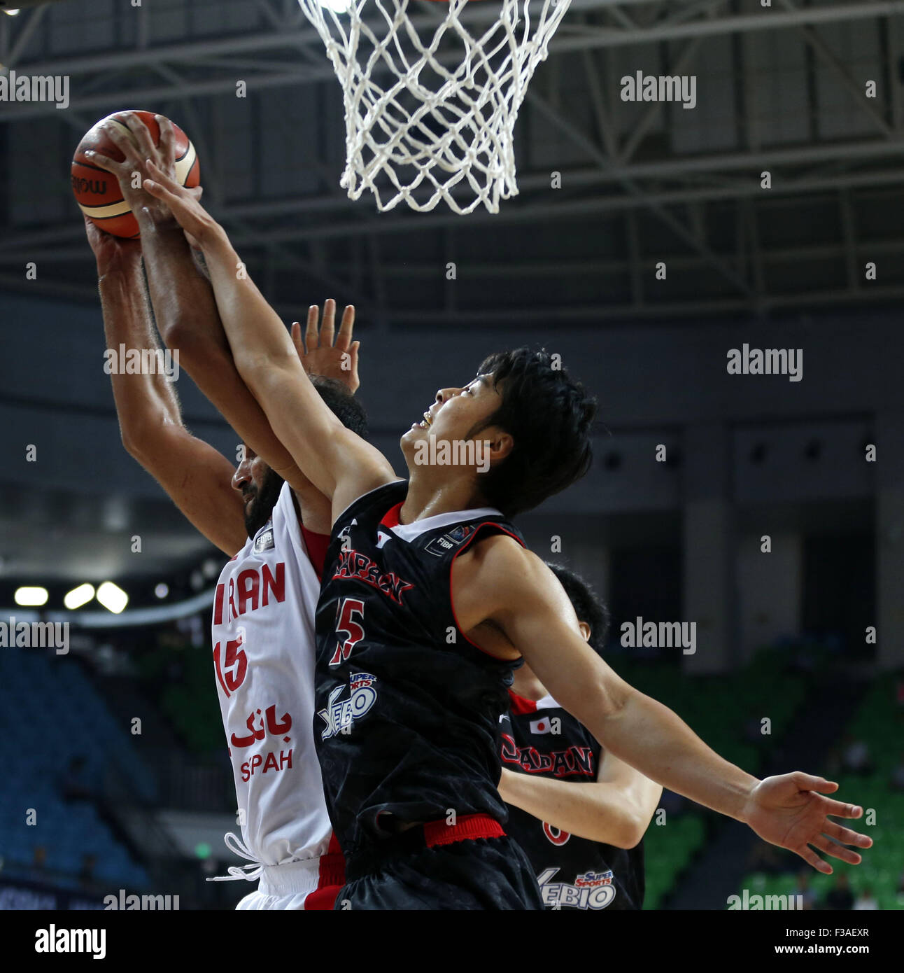 Changsha, China's Hunan Province. 3rd Oct, 2015. Joji Takeuchi (R) of ...