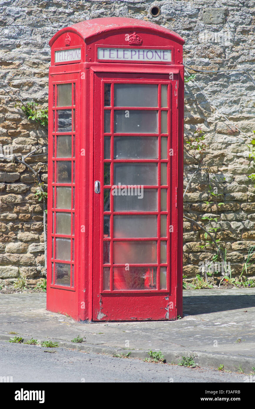 Vandalised red telephone box hi-res stock photography and images - Alamy