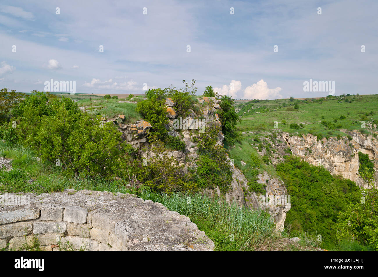 Medieval fortress ruins hi-res stock photography and images - Alamy