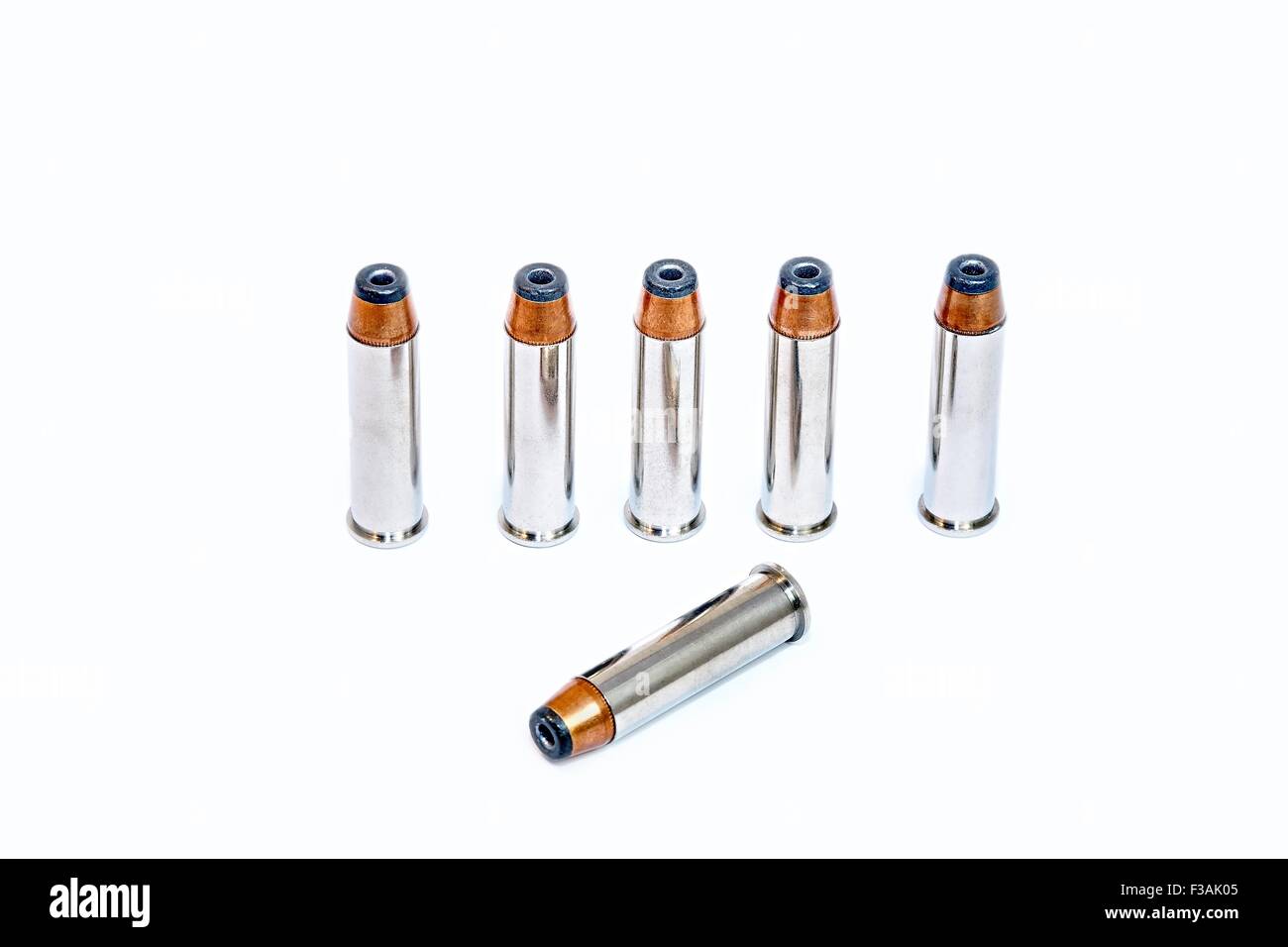 357 Magnum Pistol Cartridges 125GR JHP 6 Stock Photo - Alamy