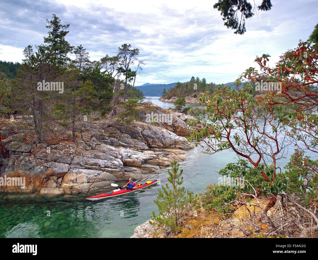 Desolation sound kayak hi-res stock photography and images - Alamy