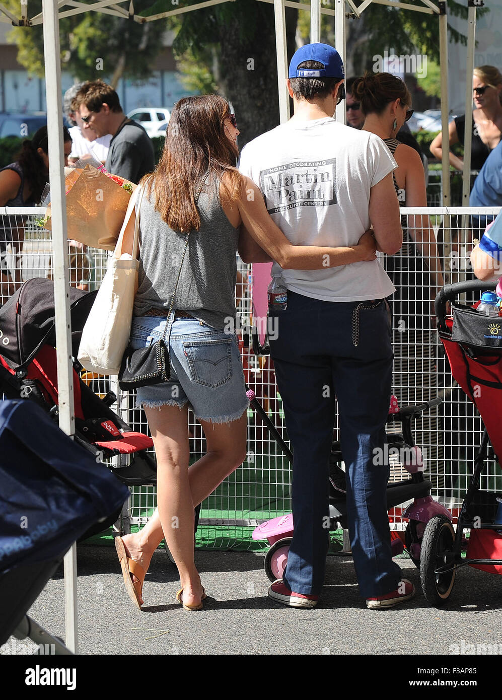 Johnny Knoxville And Naomi Nelson At The Farmers Market Featuring