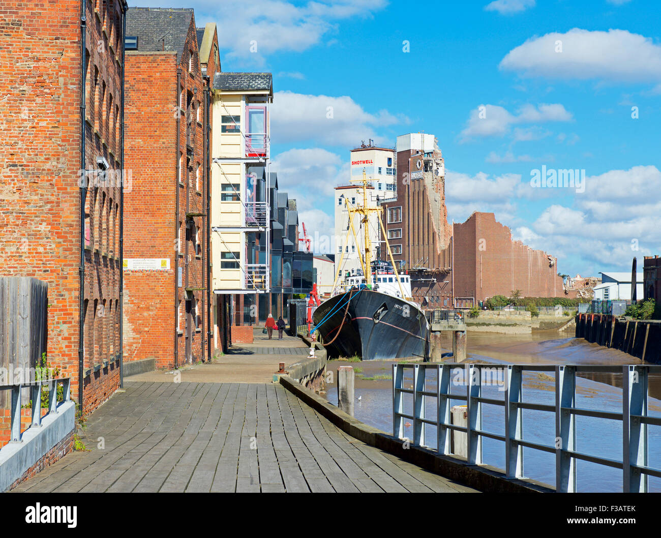 River hull hi-res stock photography and images - Alamy