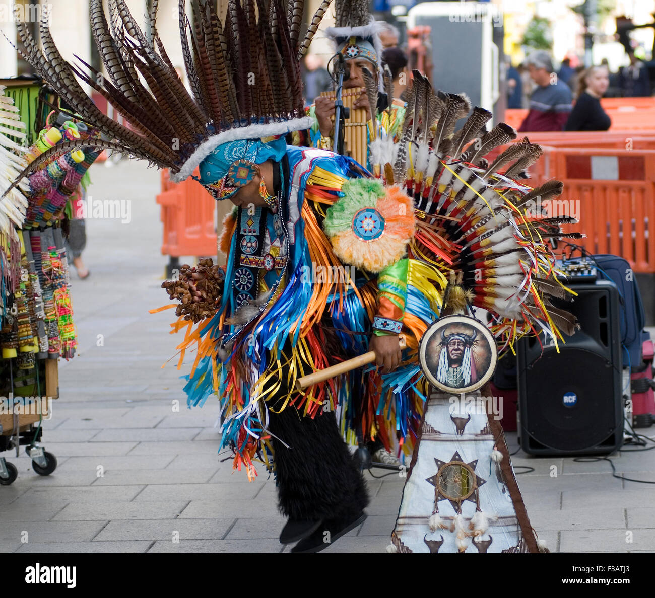 Peterborough, UK. October 3rd 2015. Red Indians wearing traditional ...