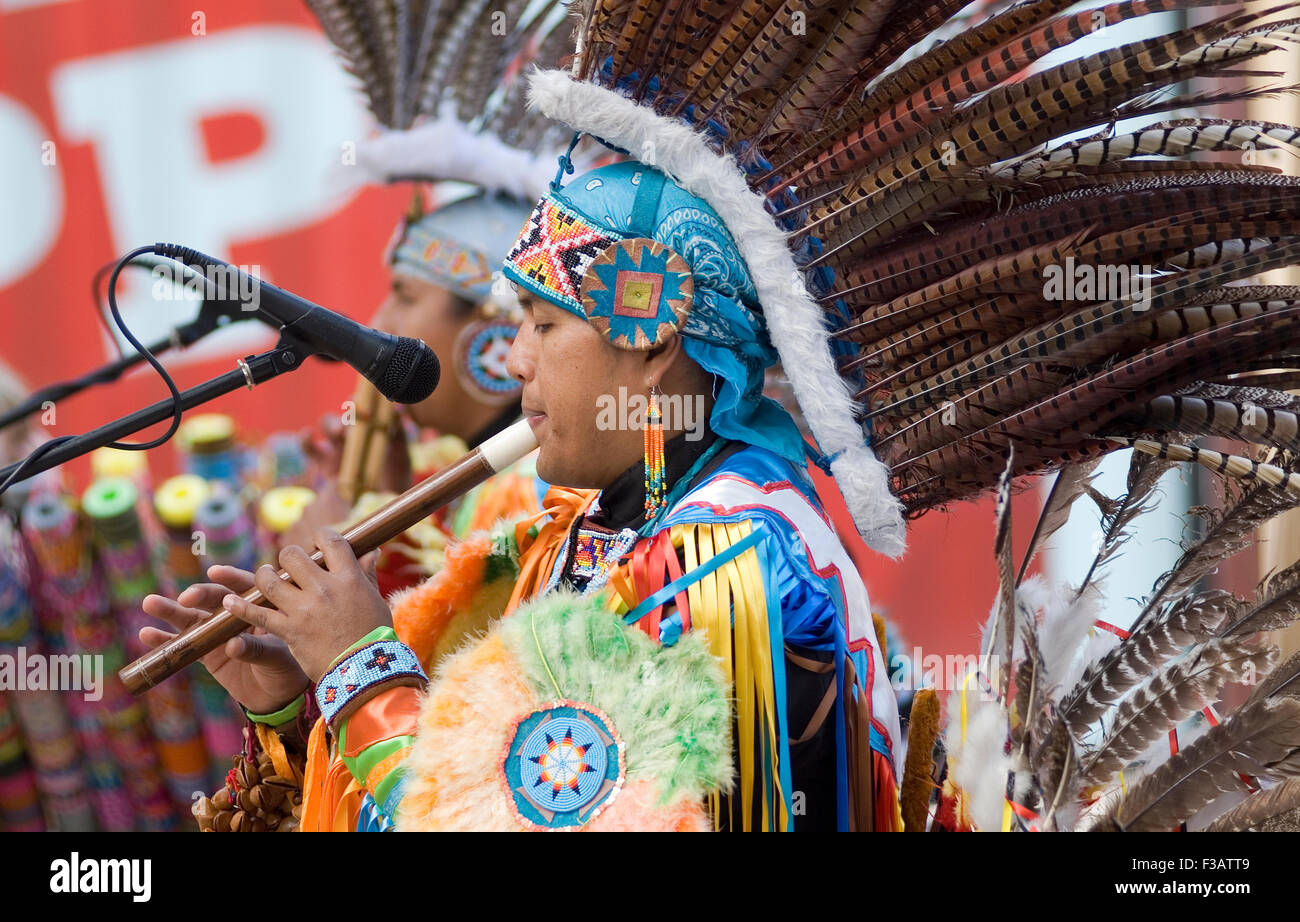 Peterborough, UK. October 3rd 2015. Red Indians wearing traditional ...