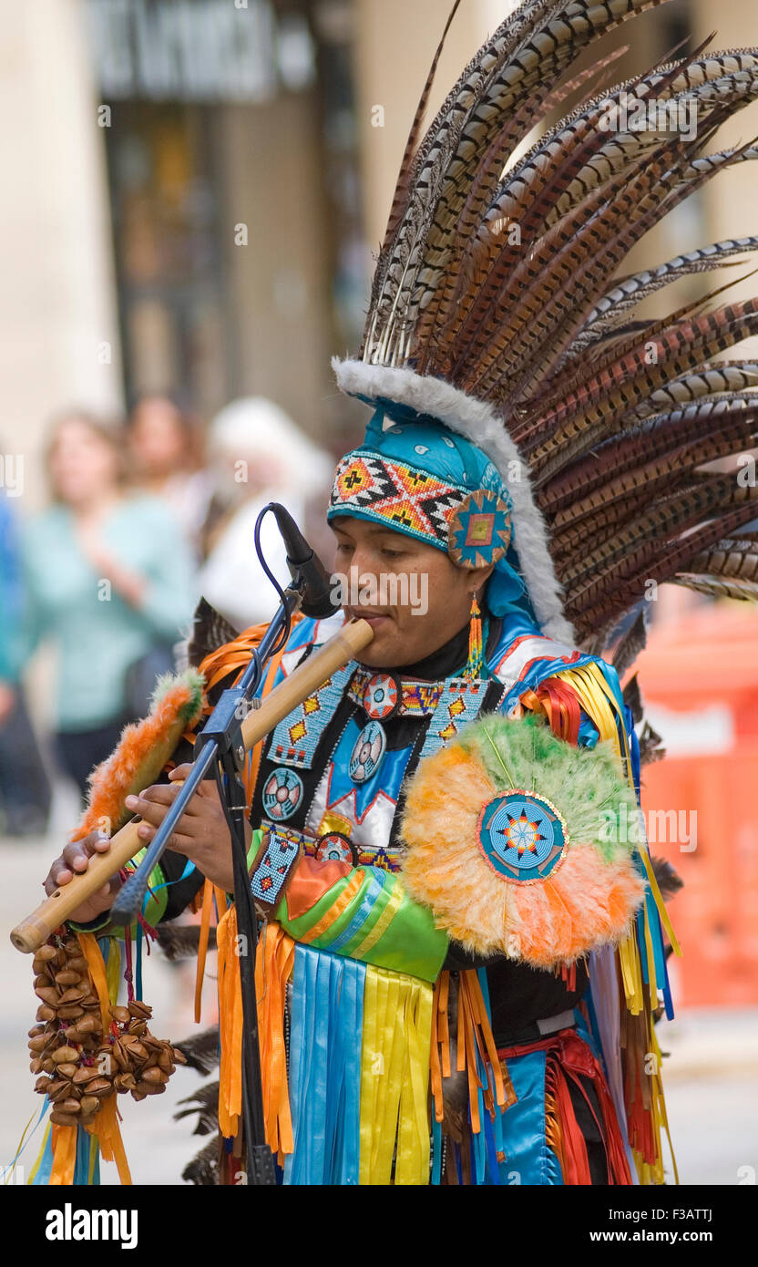 Peterborough, UK. October 3rd 2015. Red Indians wearing traditional ...