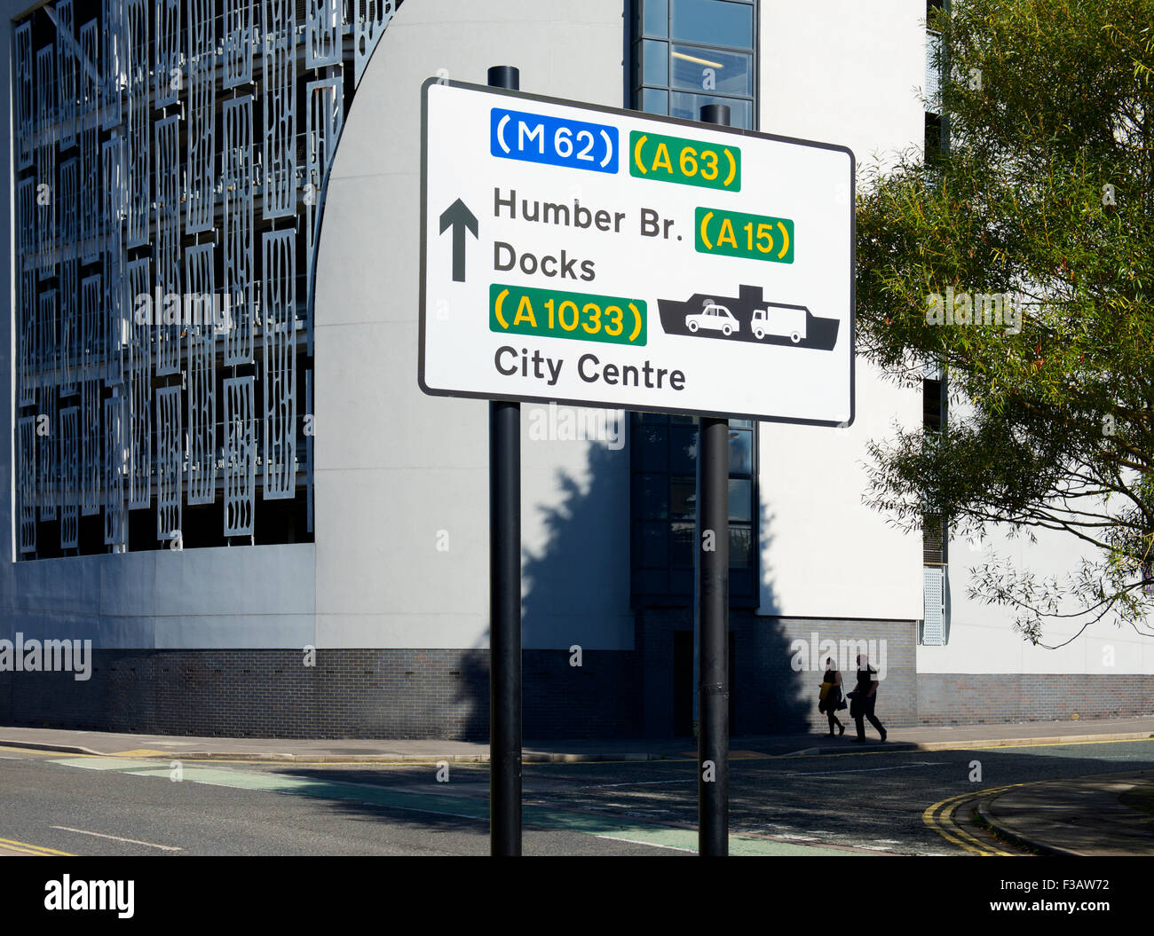 Road sign in Hull, East Riding of Yorkshire, England UK Stock Photo - Alamy