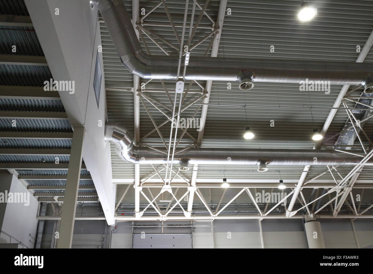 Industrial ceiling hi-res stock photography and images - Alamy