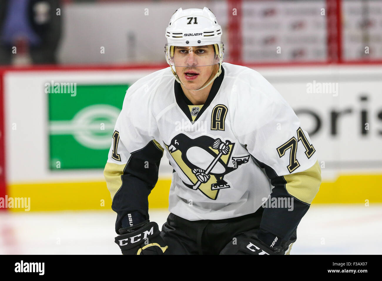 Raleigh, North Carolina, USA. 2nd Oct, 2015. Pittsburgh Penguins center ...