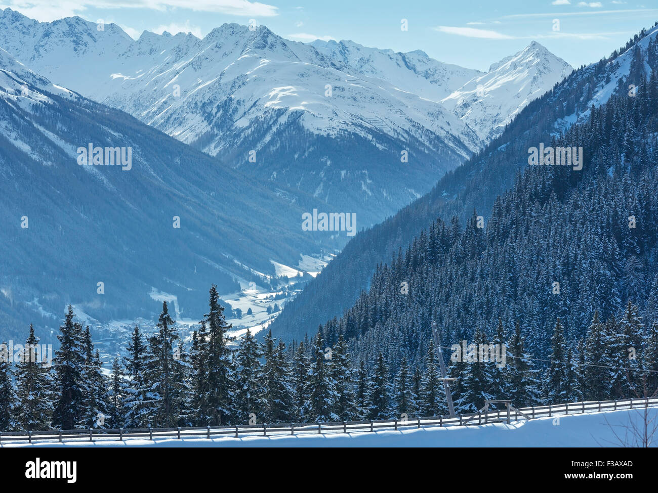 Winter mountain landscape. Kappl ski region in the Tyrolean mountains ...