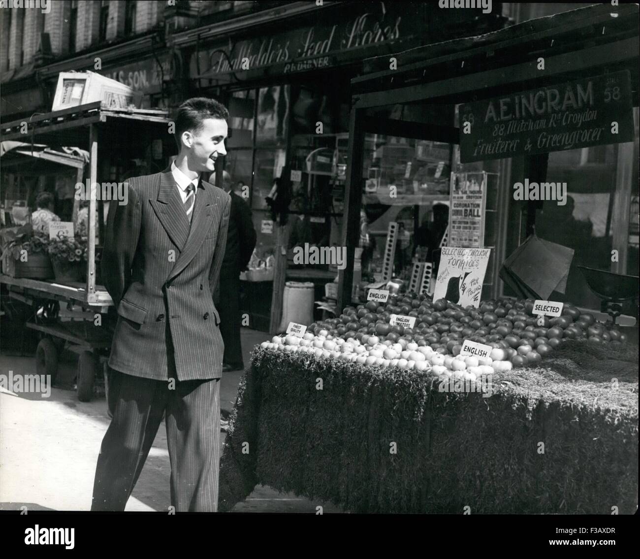 Dec. 16, 1965 - Britain's Zatopek Strolls Through A Local Market ...