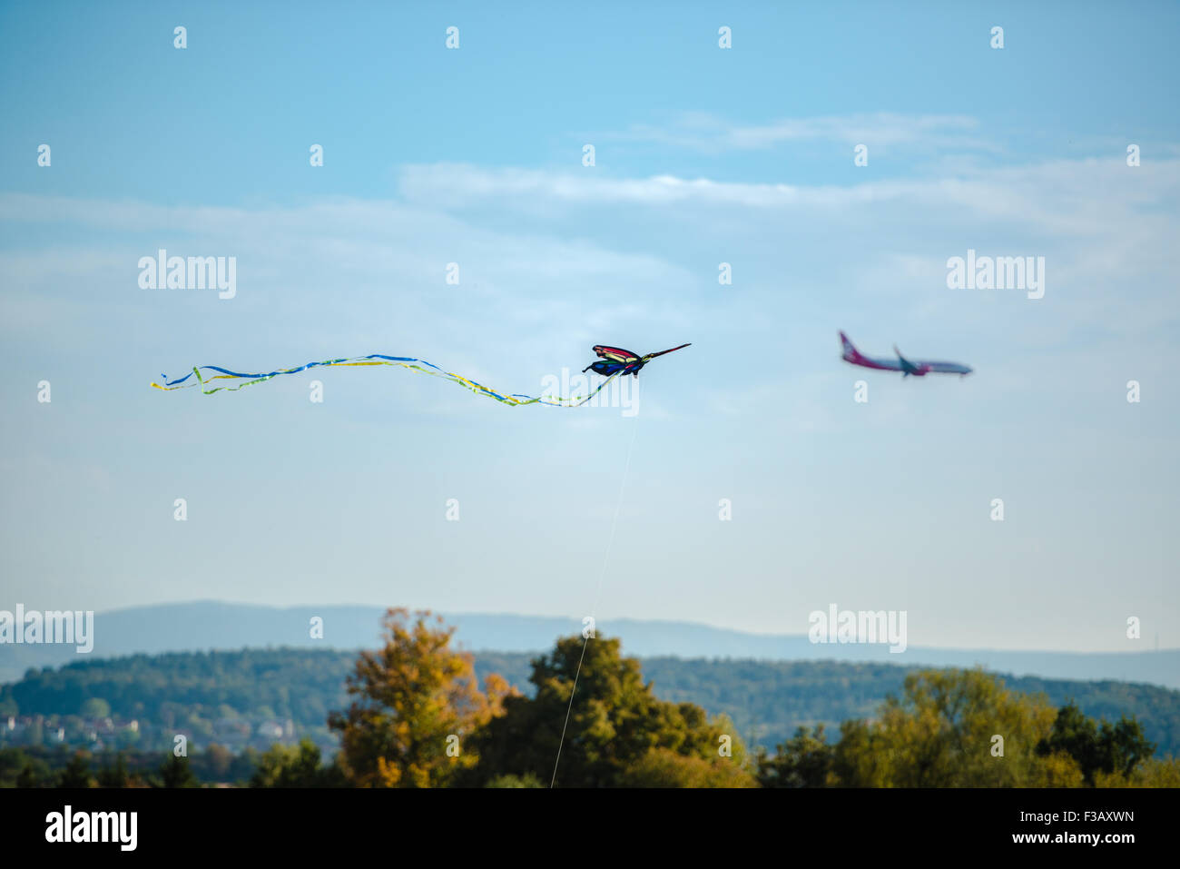 Airplane kite hi-res stock photography and images - Alamy
