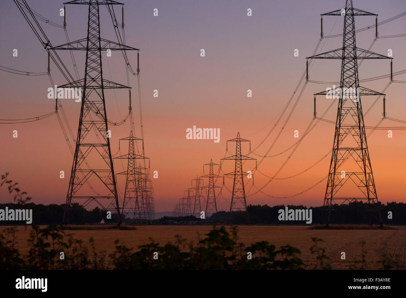 Electric pylons scotland hi-res stock photography and images - Alamy