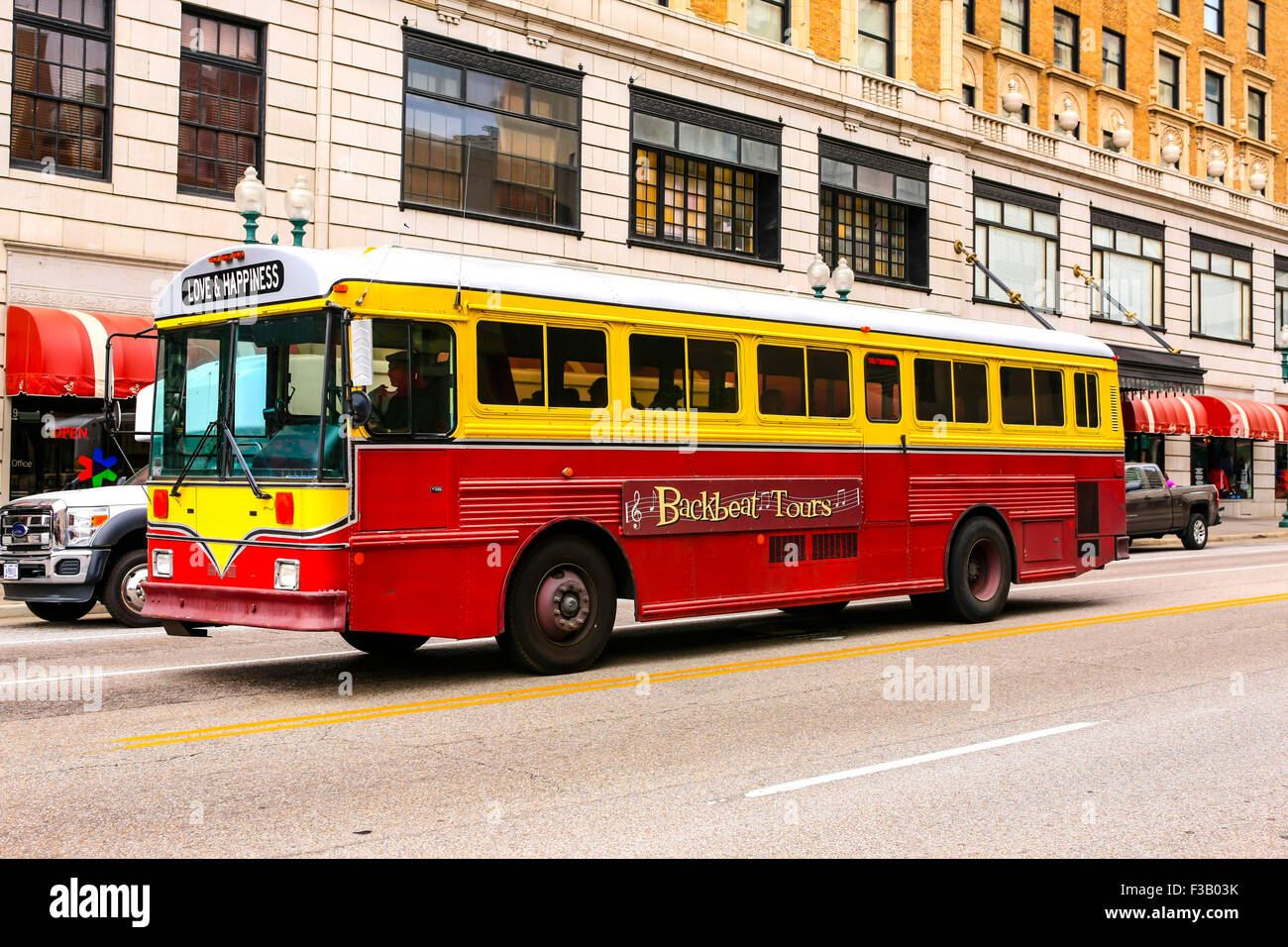 Backbeat Tours bus on the streets of Memphis Tennessee Stock Photo - Alamy