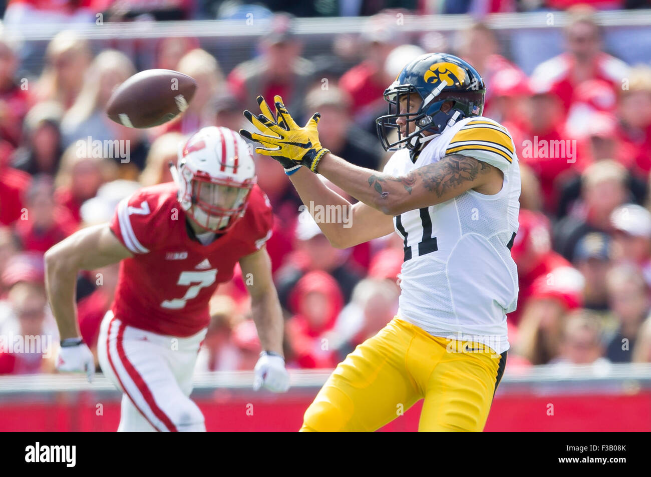 Madison, WI, USA. 3rd Oct, 2015. Iowa Hawkeyes wide receiver Jacob ...