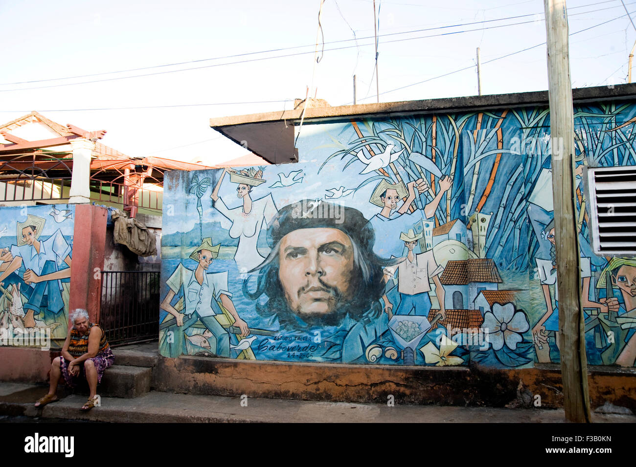 Che guevara mural hi-res stock photography and images - Alamy