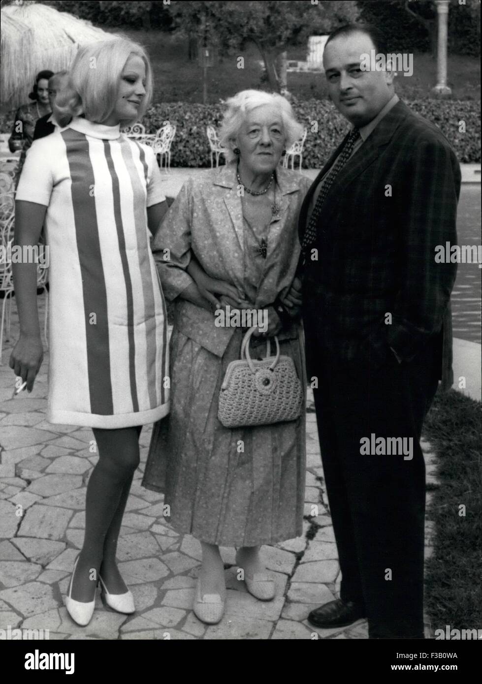 Margaret rutherford miss marple hi-res stock photography and images - Alamy