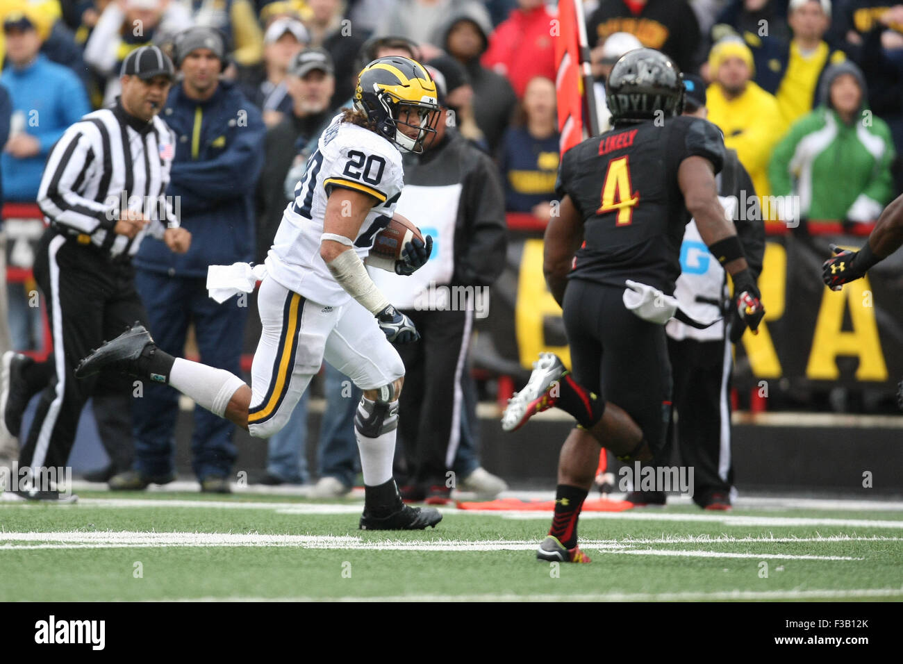 College Park MD, USA. 3rd Oct, 2015. Drake Johnson #20 of the Michigan ...